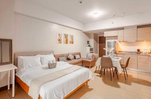 Classy Venice In St Mark Venice Mall Near Bgc, Pet Friendly, Swimming Pool, Balcony - Pasig