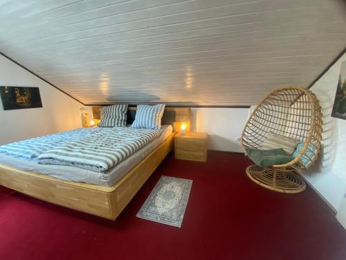 Großes Dachzimmer Mit Gemutlicher Sitzecke - Monschau