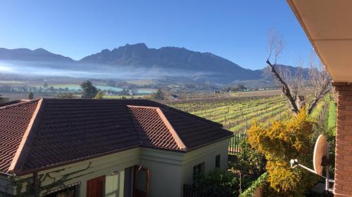 Apartment With Mountain And Vineyard Views In Wellington Self Catering Free Fibre-wifi Aircon - Wellington