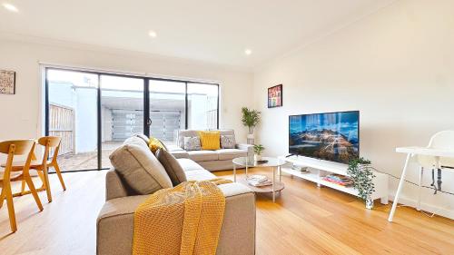 Modern 4br Townhouse By Goodlive - Werribee
