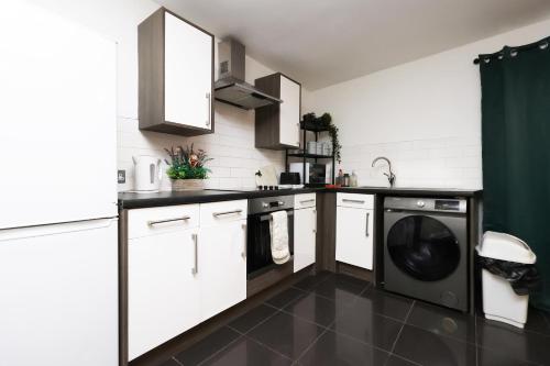 Walk To Stadium And City Center - Cardiff