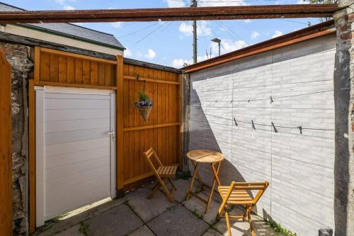 Private Quiet Ground-floor Apartment And Courtyard - Plymouth