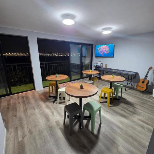 Lima Airport Hostel - Free Airport Pick Up - Callao