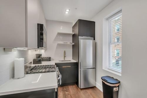Spacious 2br Escape With Parking Near Metlife And Nyc - Brooklyn, NY
