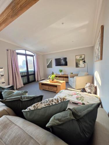 3 Polo Suite Gowrie Village - Nottingham Road