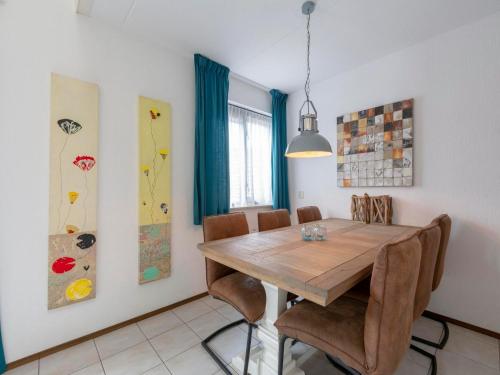 Villa In Julianadorp Near Sandy Beach - Julianadorp
