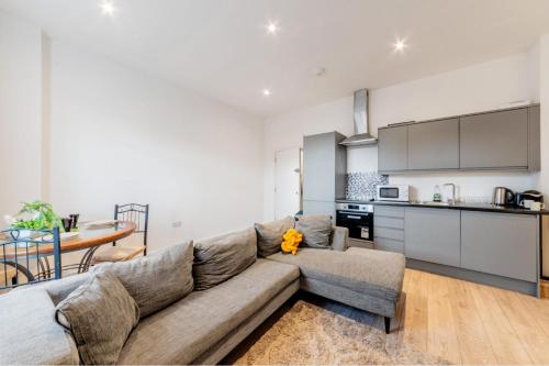 Central - Stay 4 - Paid Parking - Near Transport - Maidstone