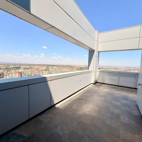 Modernidad Con Vistas Para 6 En Sanchinarro - Madrid