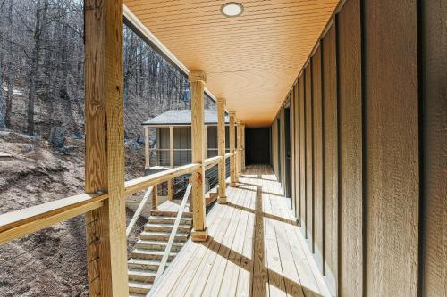Grey Pine Lodge - Shenandoah National Park