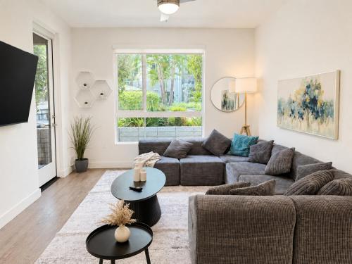 Charming 2br Retreat Pool Gym 10min To Disneyland - Tustin, CA