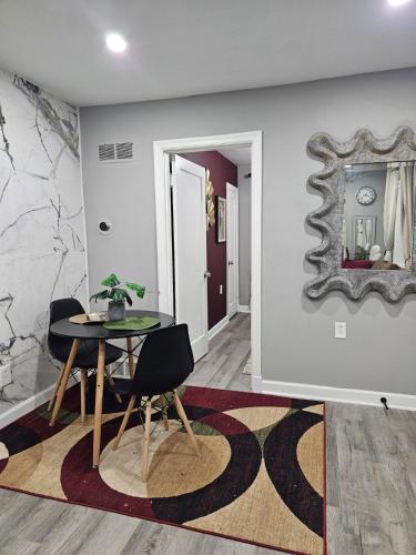 Cozy 2b Home In Delmar Loop With Newly Renov Bathroom - Kirkwood, MO