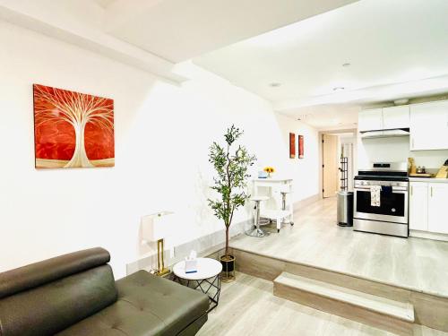 Luxury New 1br Apartment Free Underground Parking - San Fernando, CA