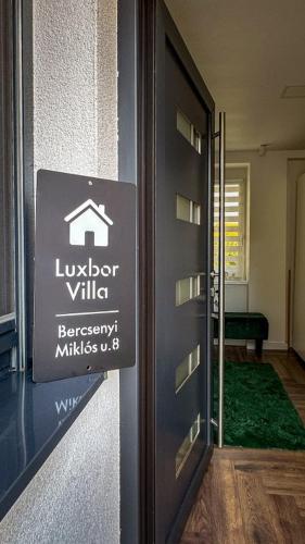 Luxbor Villa - Eger
