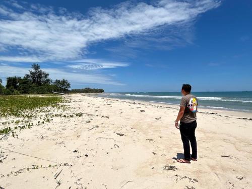 Chalet Pantai Kampung Tanjong Aru Menumbuk - Kuala Penyu