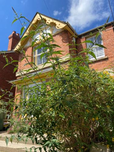 Glen Villa - 3 Bedroom House - Stroud Town Centre - Stroud, UK