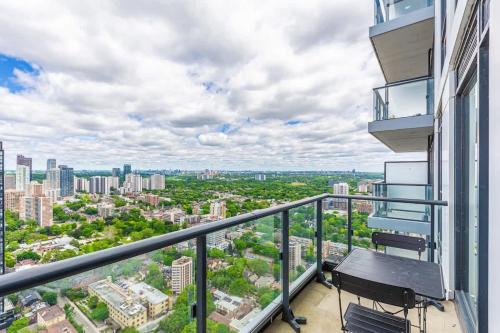 Downtown Toronto Studio With City View Balcony - Toronto