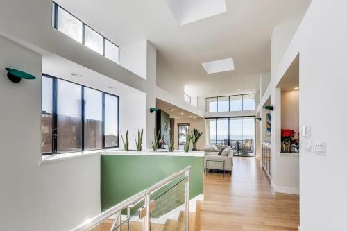 Luxurious Hillside Home Wac & Gorgeous Sf Views! - Oakland, CA