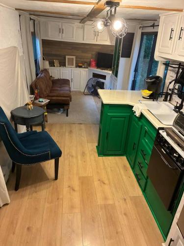 The Comfy-cozy Camper - Riverdale, GA