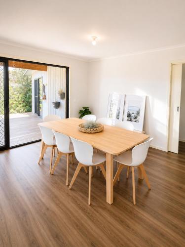 Modern Family Beach Escape, Easy Walk To Beach - Sandy Point
