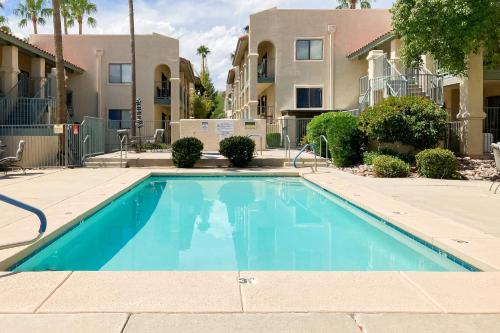 Garnet Getaway - Tucson, AZ
