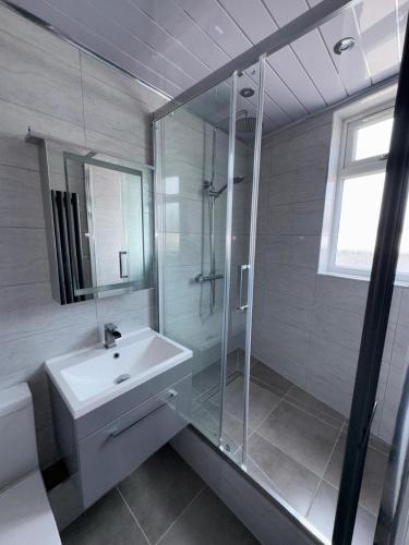 Stay Near Derby City Centre, Hospital & Train Station - Derby
