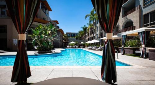 Woodland Hills Luxe Retreat 2br With Parking - Los Angeles
