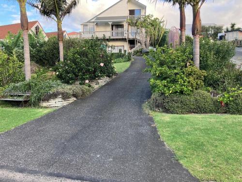 Sunray Room - Relaxing Tapeka Stay Near Beaches & Tracks - Russell