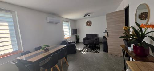 Logement Calme Avec Jardin Proche Centre Et Gare - Colmar