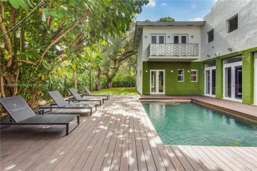 Villa Roxi, Chic 5br Hideaway With Pool In Coconut Grove - Miami