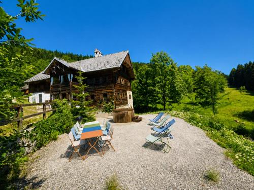 400 Year Old Wooden House - Bad Goisern