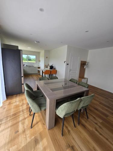 Rez-de-chaussee Complet Dans Une Maison Contemporaine - Tourlaville
