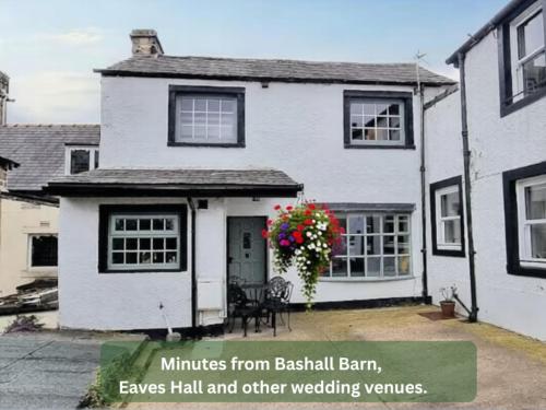 Bowland Breaks - Cobble View Cottage Cosy Retreat, Parking, Near Wedding Venues, Village Location Wi - Clitheroe