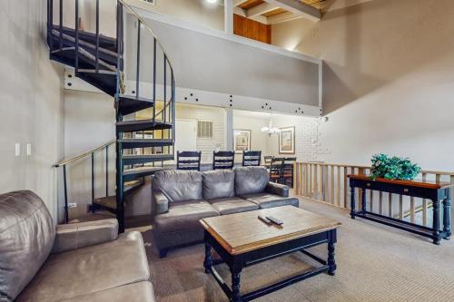 Lakeside Living With Wonderful Amenities & Activities - South Lake Tahoe, CA
