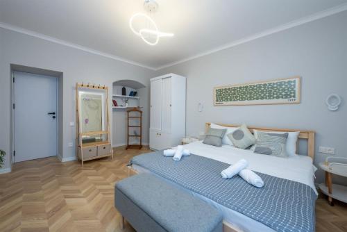 Elegant 2br House Escape In Vibrant Avlabari - Tbilisi