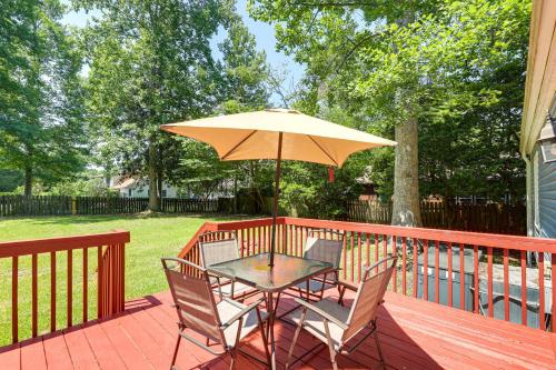 Jacksonville Retreat W/ Yard Near Base & Beach - Jacksonville, NC