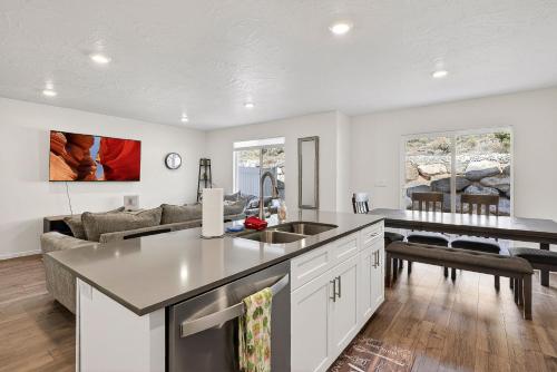 Cactus Hideaway Townhome In Cedar City - Cedar City, UT
