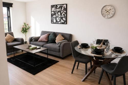 Comfy Spacious 2 Bdr Apt In Centre With Allocated Parking Bay - Liverpool John Moores University, City Campus