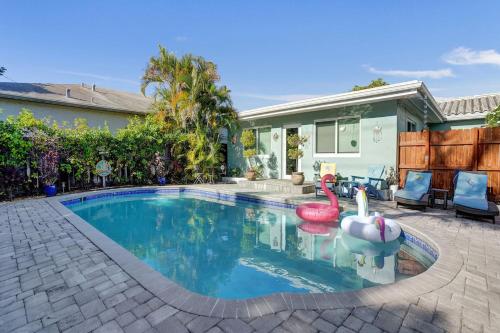 Caribbean Paradise Retreat Private Pool, Outdoor Kitchen & Jacuzzi - Coral Springs, FL