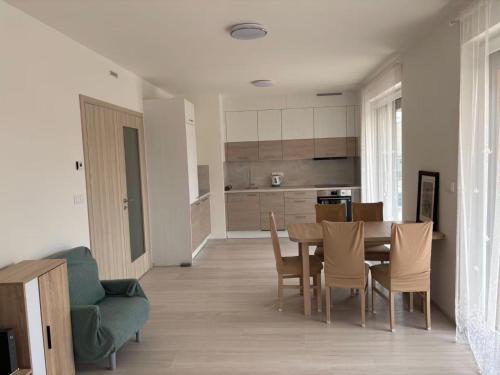 Sunrise Harbor Iii Modern Smart 3-br Apartment With Balcony - Praha