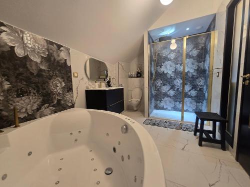 La Villa M77 - Love Room & Spa - Seine-et-Marne