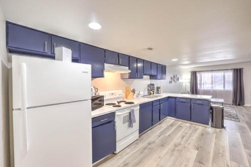 Radiant Vegas Retreat! Sleeps 6! - Las Vegas, NV