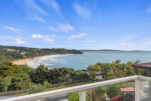 Spa And Surf Retreat - Langs Beach Holiday Home - Mangawhai