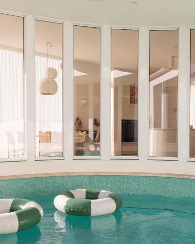 Pool Villa Bicheno - Architecture, Pool & Sauna - Bicheno