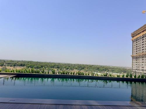 Business Stay 2bhk Pool At Gift City - Gandhinagar