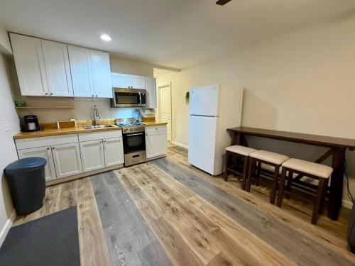 Charming Beaufort Space Perfect 4 Extended Stays - Port Royal, SC