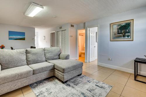 Fort Myers Escape Near Downtown & Beach W/ Parking - Fort Myers, FL