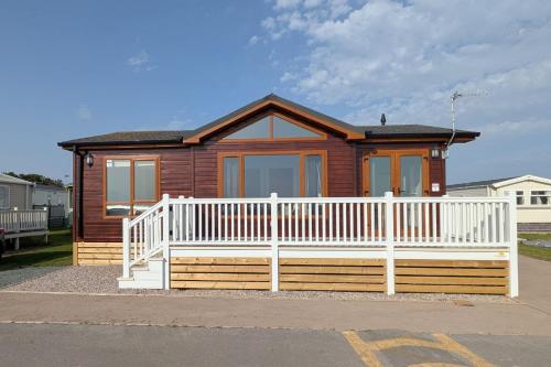 Sea View Retreat Lodge - Lancashire