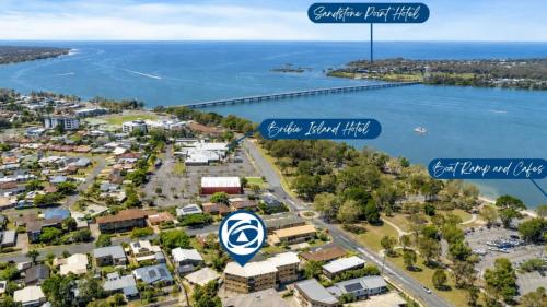 Bribie Escape, Top Floor Unit With Waterviews - Sandstone Point
