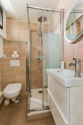 Bright & Renovated 3bd For 8 Guests In Le Marais! - Paris