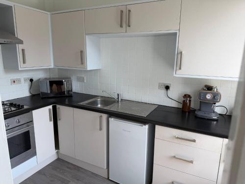 2 Bed Folkestone Flat, Town, Rail, Channel Tunnel - Folkestone